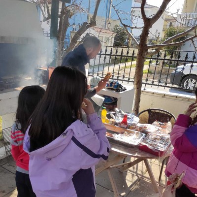 «Μύρισε... Τσικνοπέμπτη» #Ιστορίες από τα Σπίτια του «Χαμόγελου»