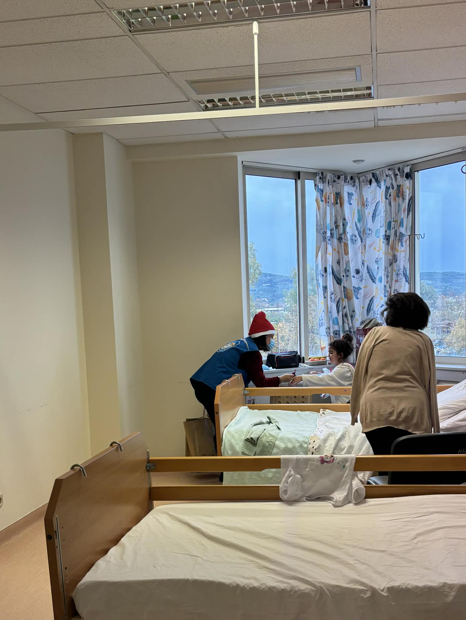 Η μαγεία των Χριστουγέννων έφτασε στα νοσοκομεία όλης της Ελλάδας